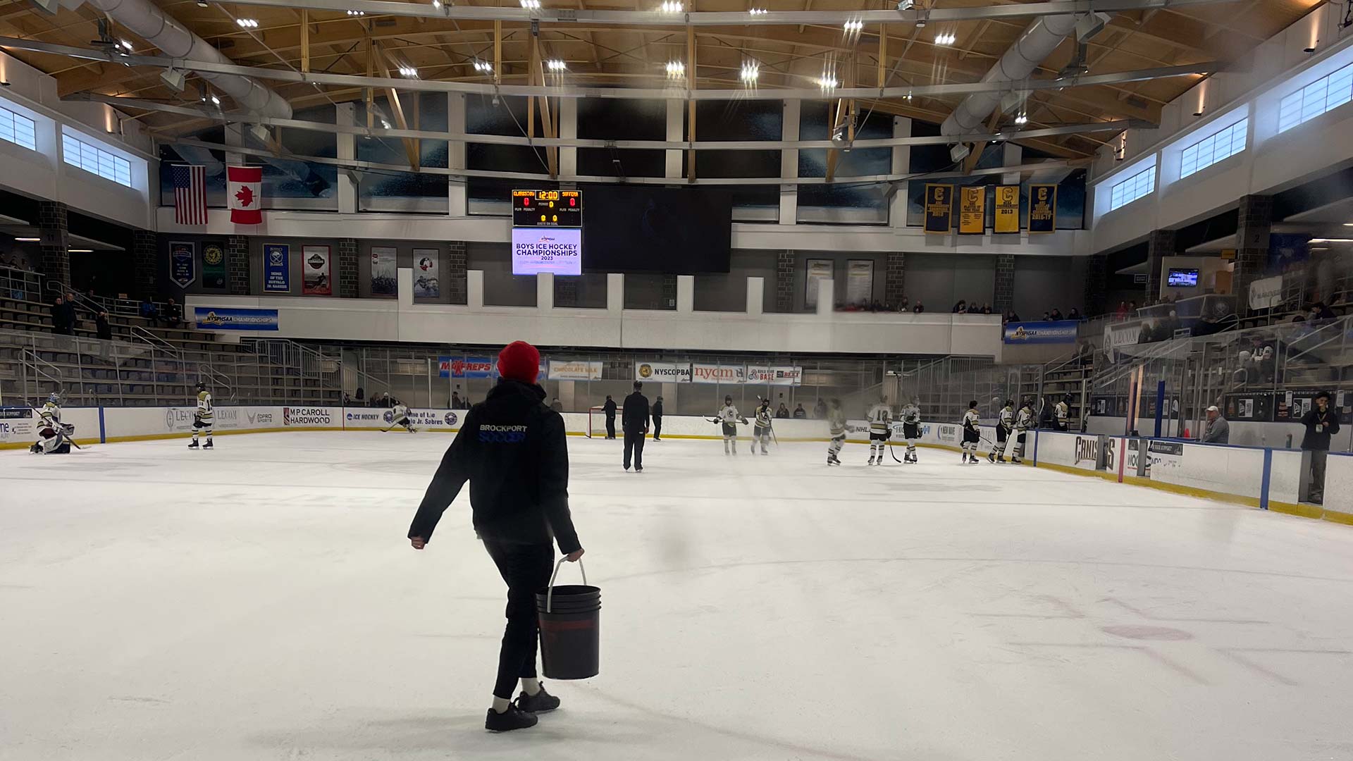 Students Volunteer at LECOM Harborcenter | Houghton University